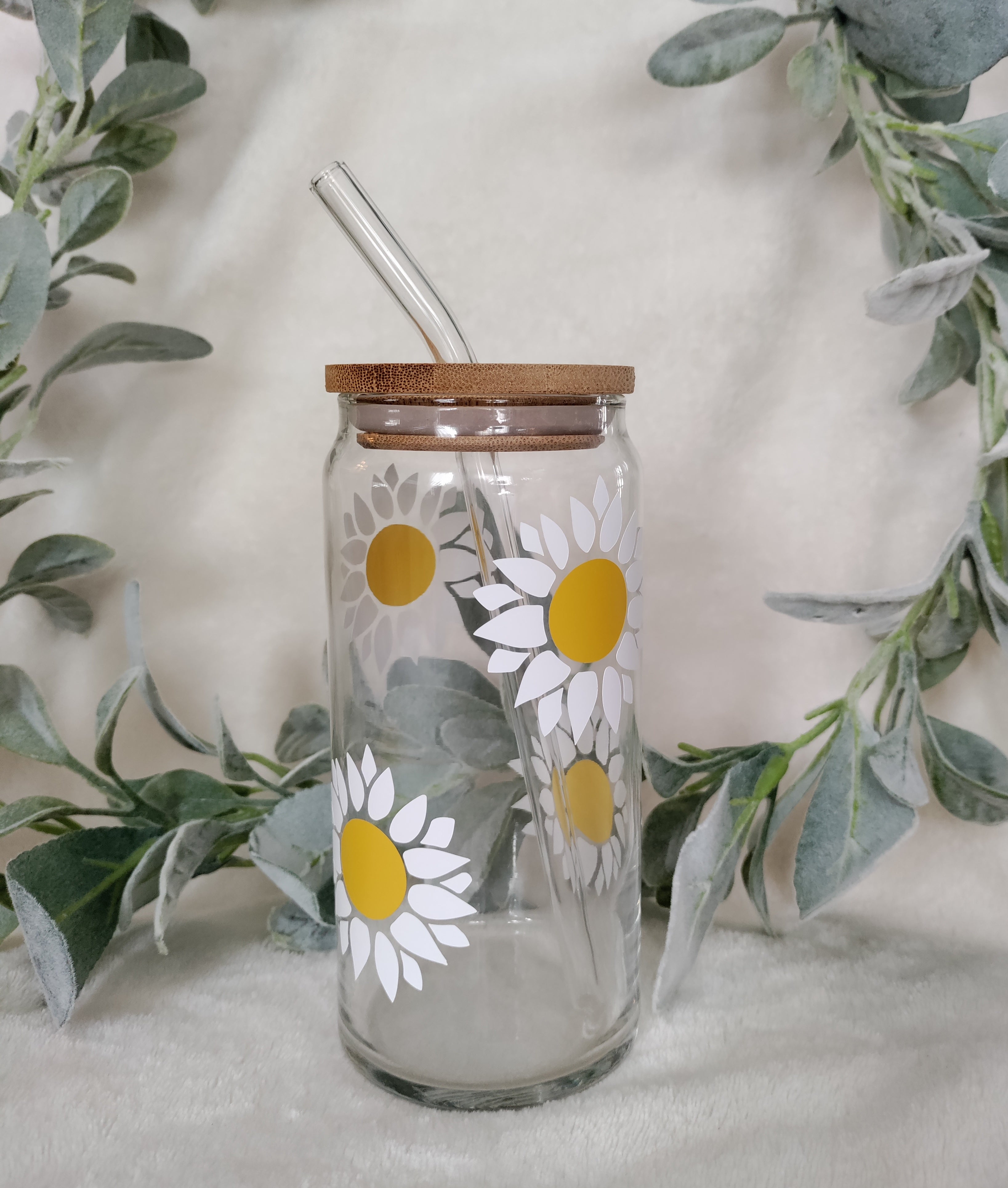 20 oz Daisy Can Glass – Between the Inks